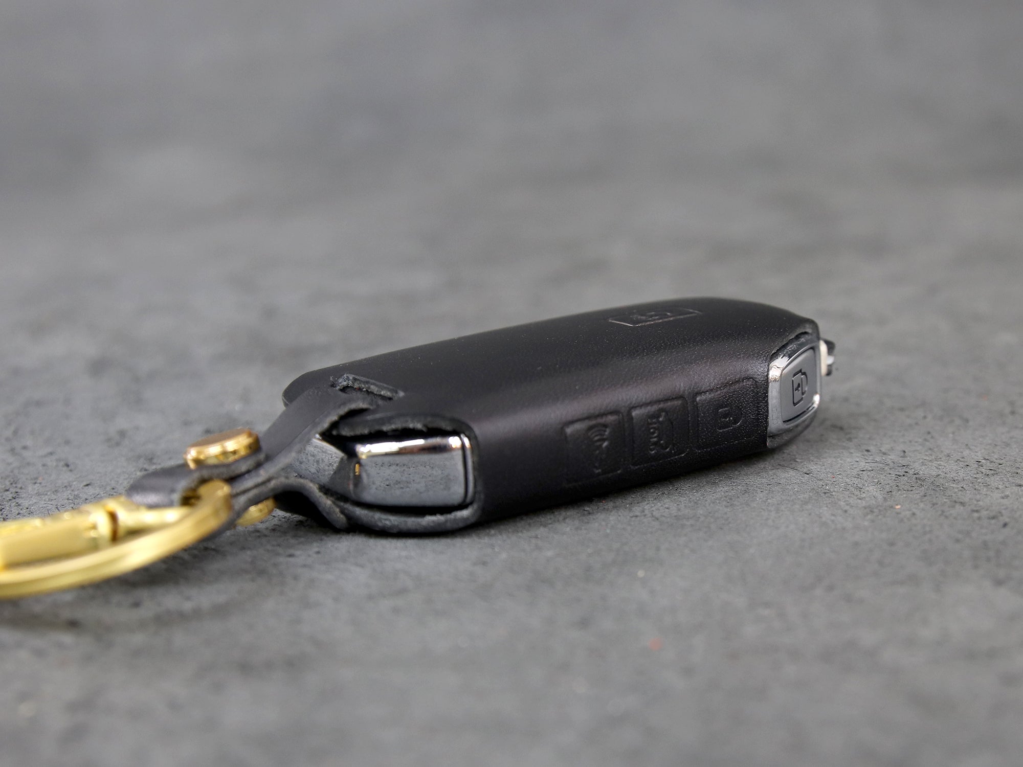 Kia Leather Key Case Leather Brut Black Red 2 Silver